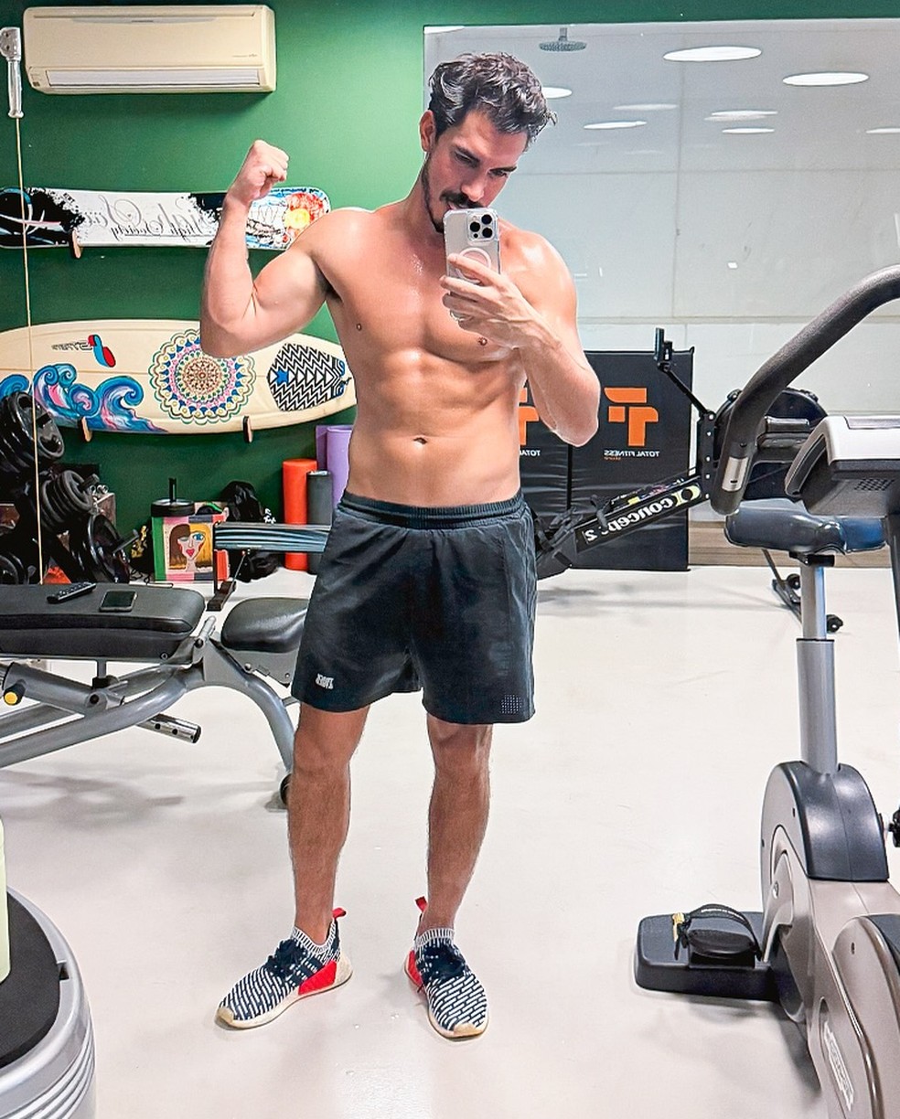 Projeto galã: noivo de atriz, Gabriel David investe na imagem antes de ...