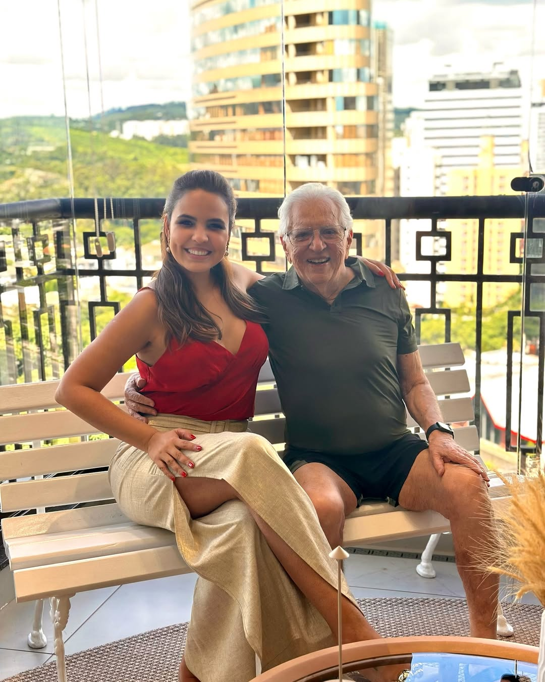 Carlos Alberto de Nóbrega e médica 42 anos mais jovem vivem casamento ...