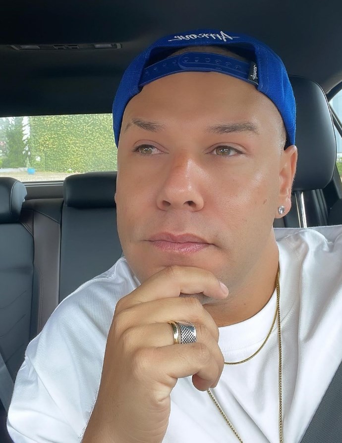 Intérprete da Narcisa do 'Eliana', Tiago Barnabé surge de cara limpa ao ...