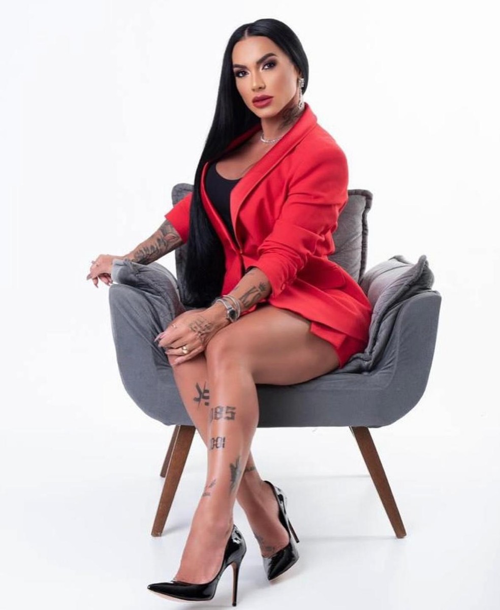 Kamila Simioni faz procedimento para reparar danos no bumbum causados ...