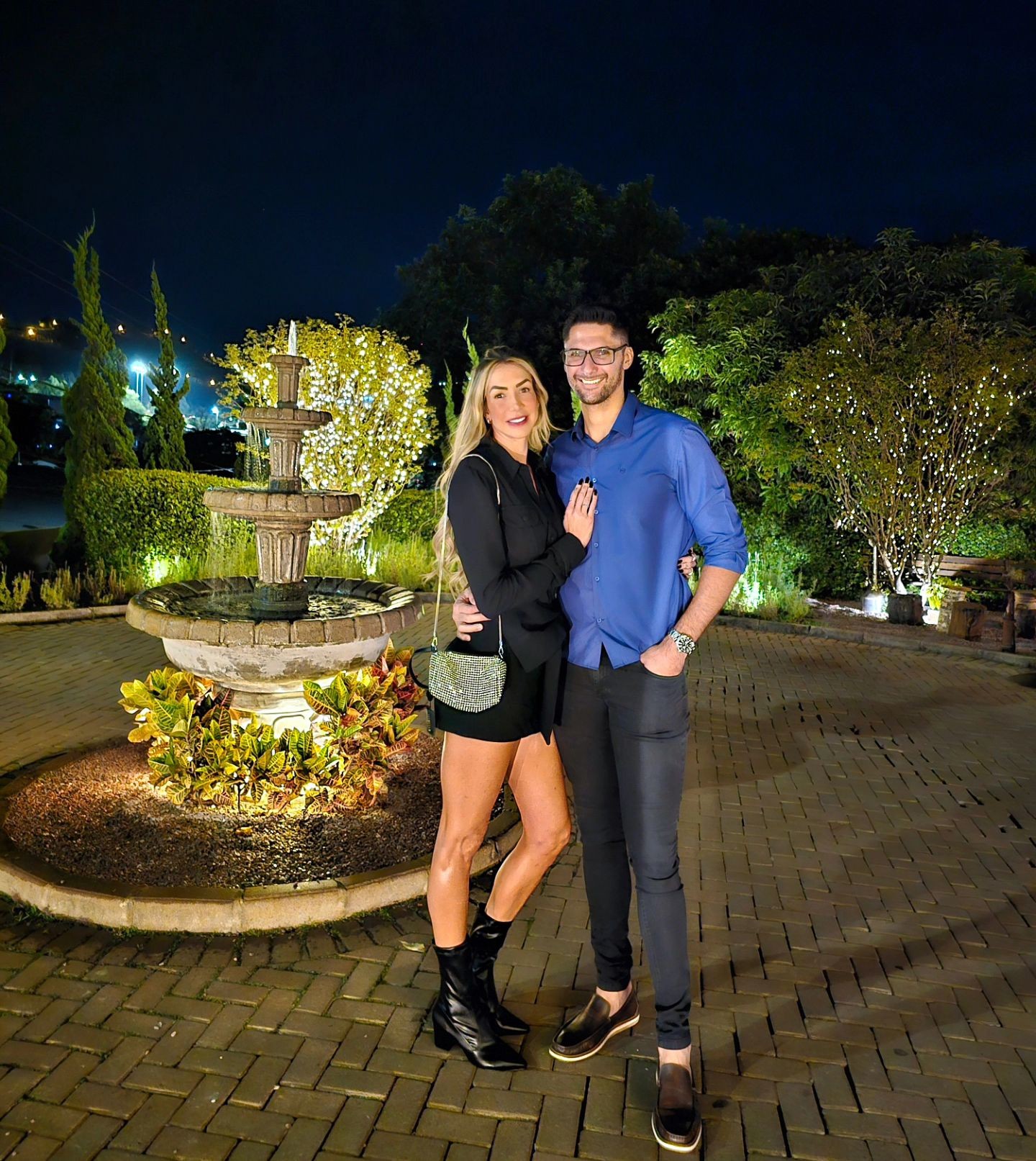 Com 1,96m, Thaísa Daher, do vôlei, posta foto com marido e ele ...