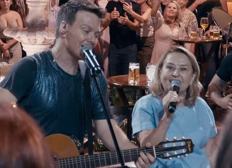 Michel Teló reuniu mais de 200 parentes na plateia do audiovisual ...