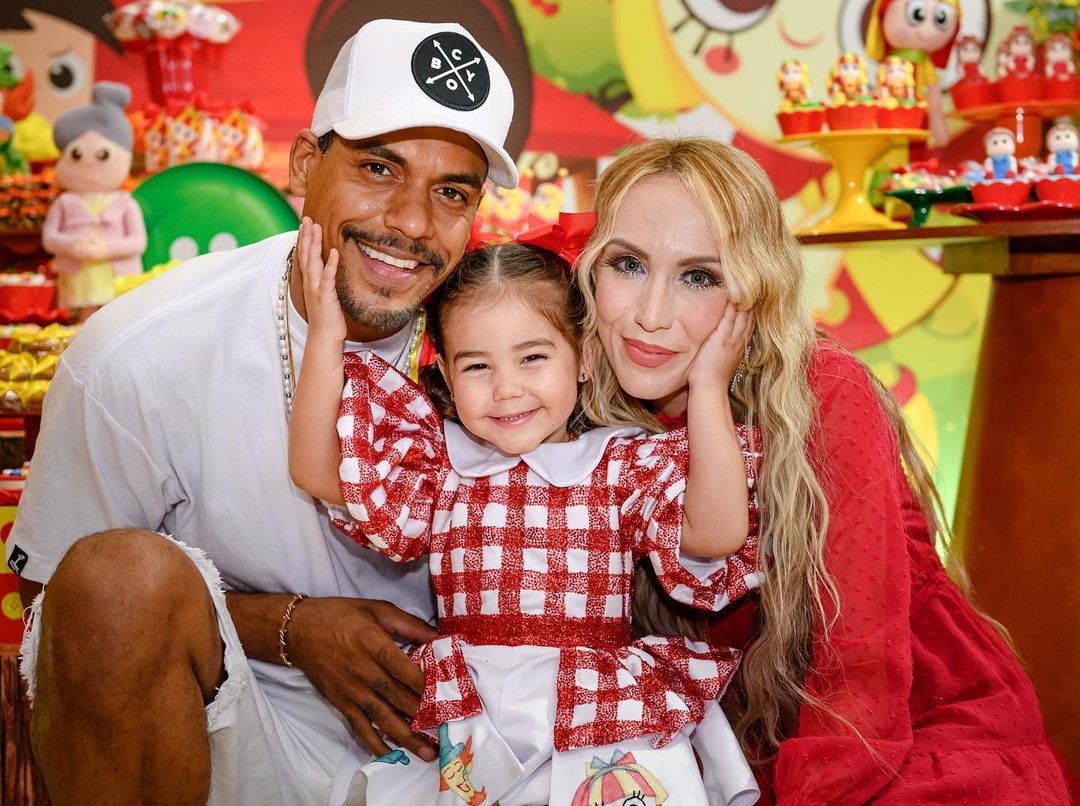 Marcello Melo Jr e ex-namorada se reúnem no aniversário da filha