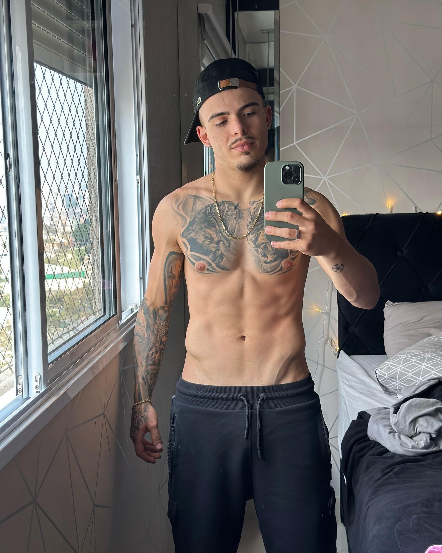 Tati Zaqui denuncia o ex, Thomaz Costa, por agressões, ameaças e abusos