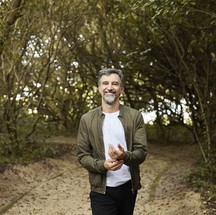 Charles Fricks minimiza alvoroço dos fãs de 'Terra e paixão' por sua ...