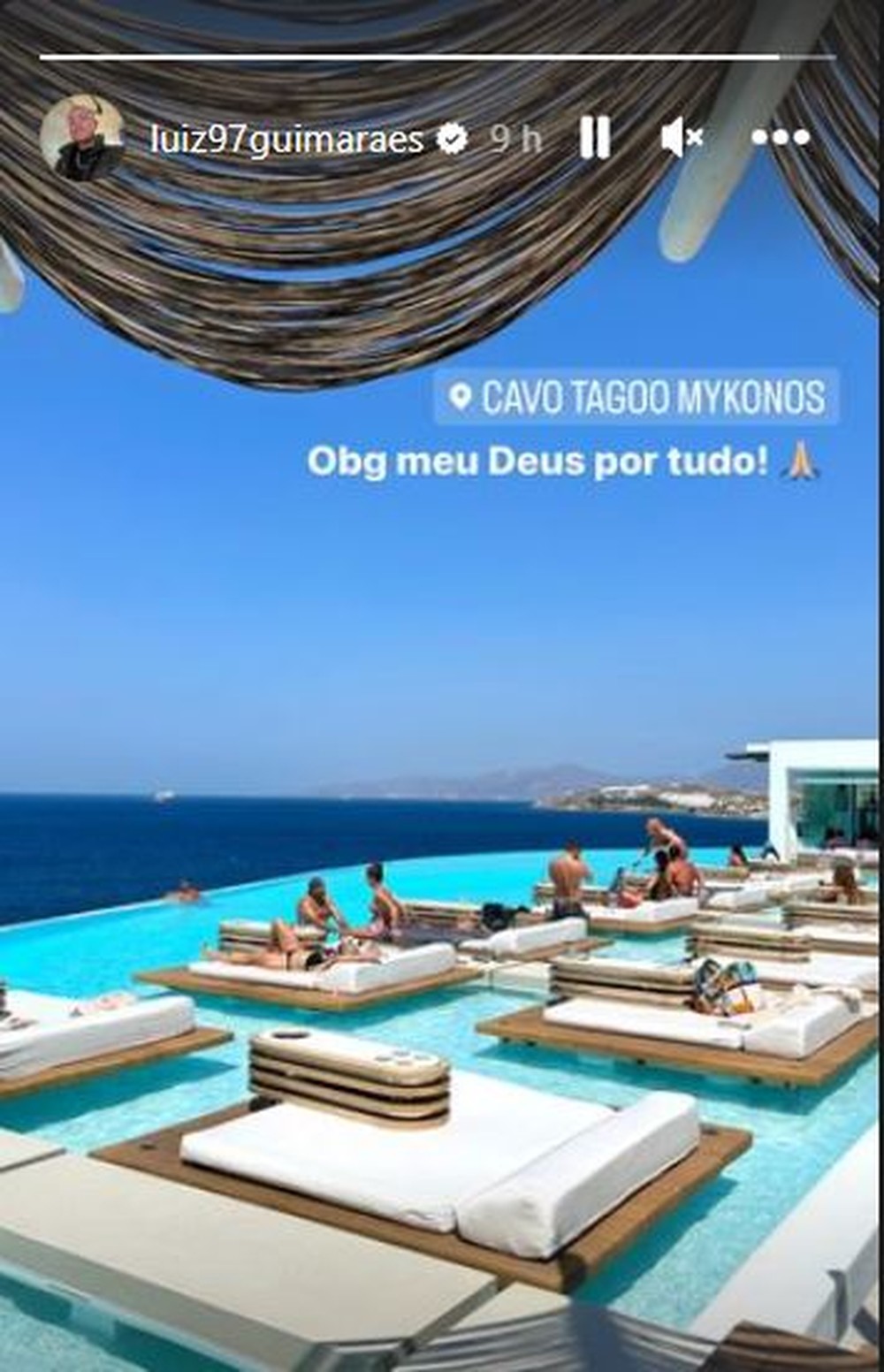 Ex do jogador Antony, DJ Gabi Cavallin curte a Grécia acompanhada de filho de bicheiro do Rio