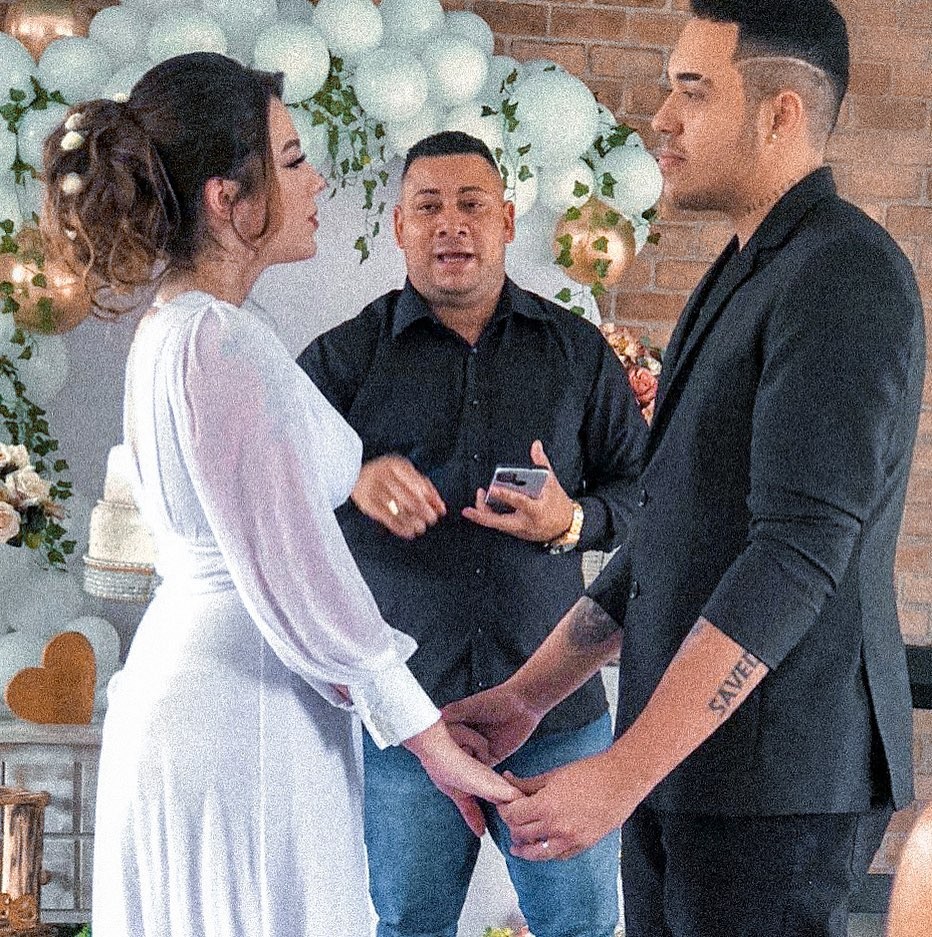 Filha de Latino larga a carreira de modelo e vira cantora gospel; conheça