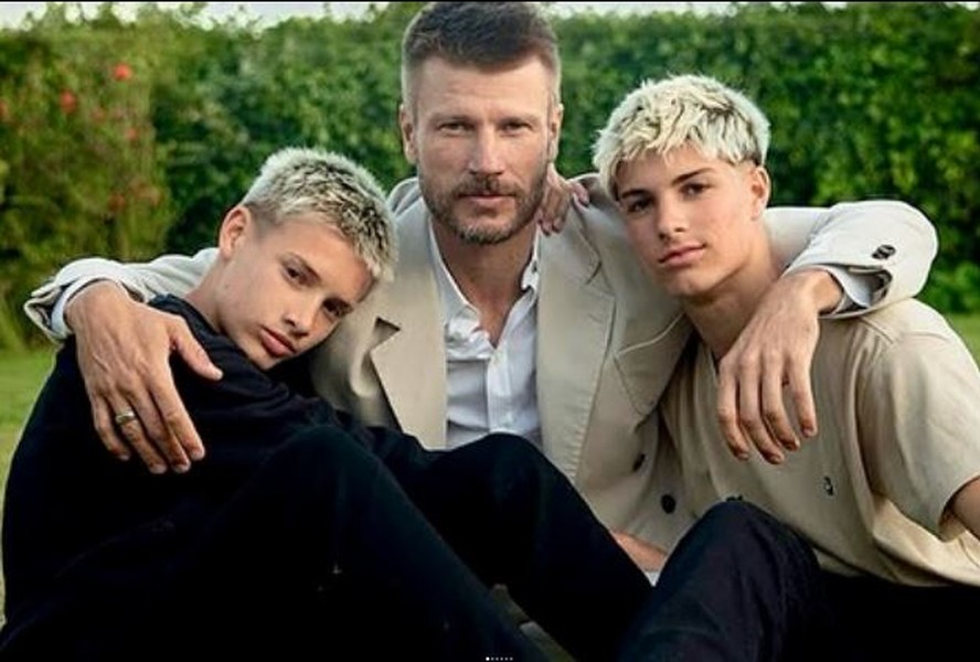 Rodrigo Hilbert surge com filhos e web se impressiona com gêmeos ...