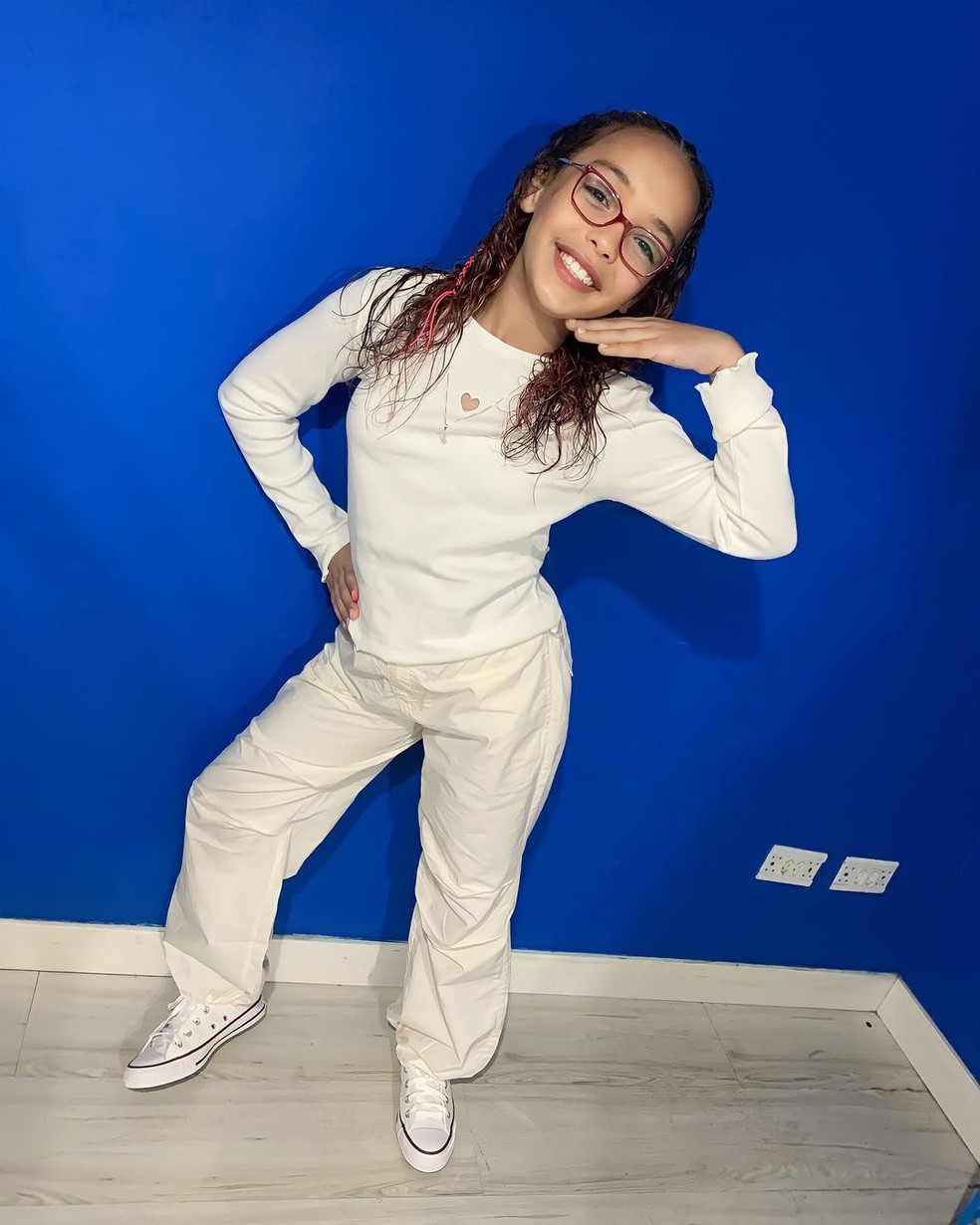 Filha de MC Kevin investe em carreira de cantora e atriz mirim