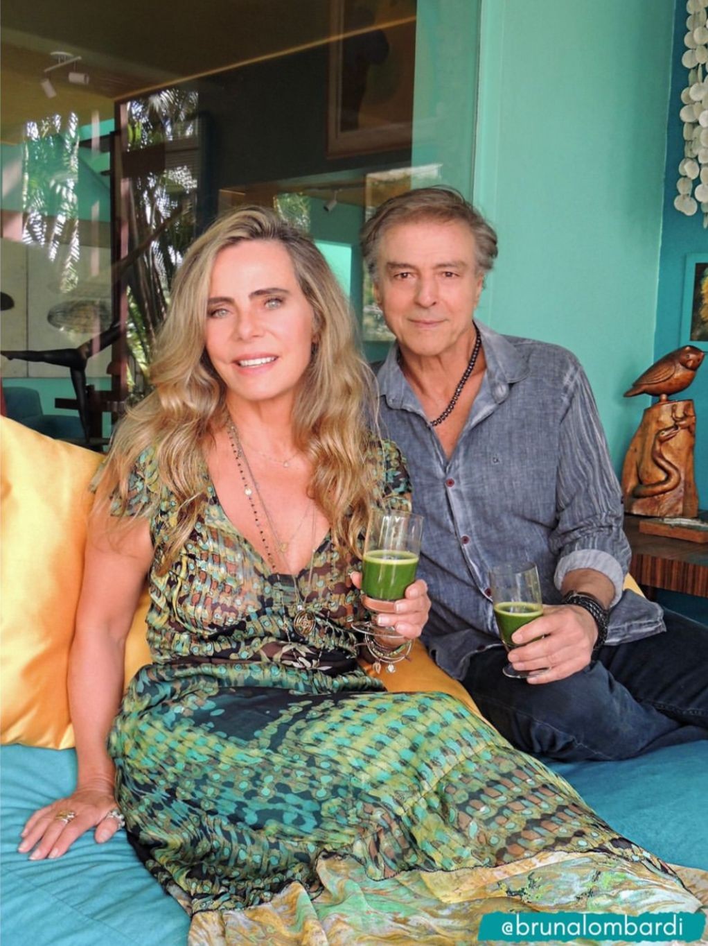 Casados há 46 anos, Bruna Lombardi e Carlos Alberto Riccelli circulam ...