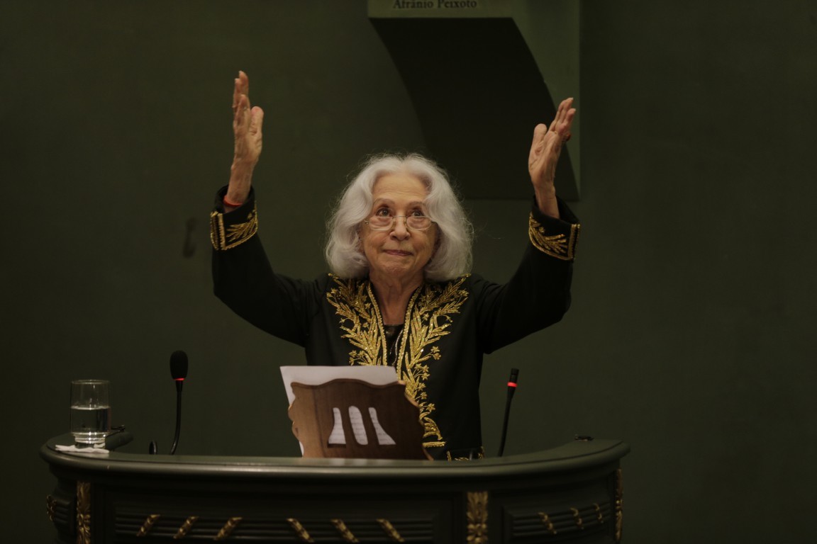 No Globo de Ouro, Fernanda Montenegro fez piada por ter 'inglês ruim' e ...