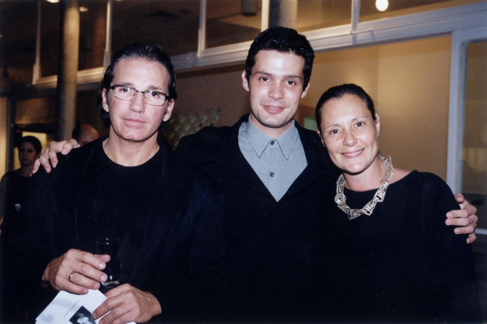 Elizabeth Savalla reúne os quatro filhos, noras e ex-marido, galã dos ...