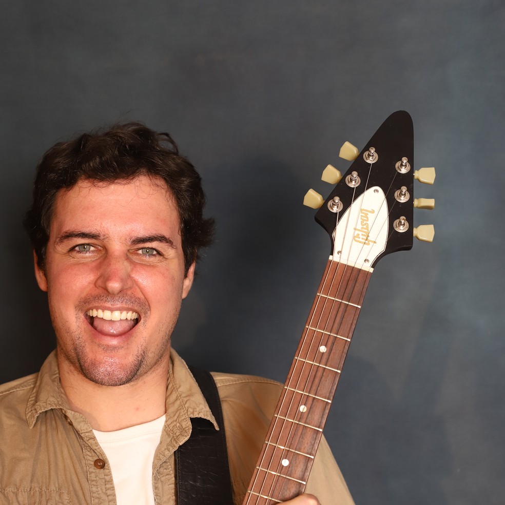 Felipe Dylon, muso do verão nos anos 2000, está de volta com EP solar e ...