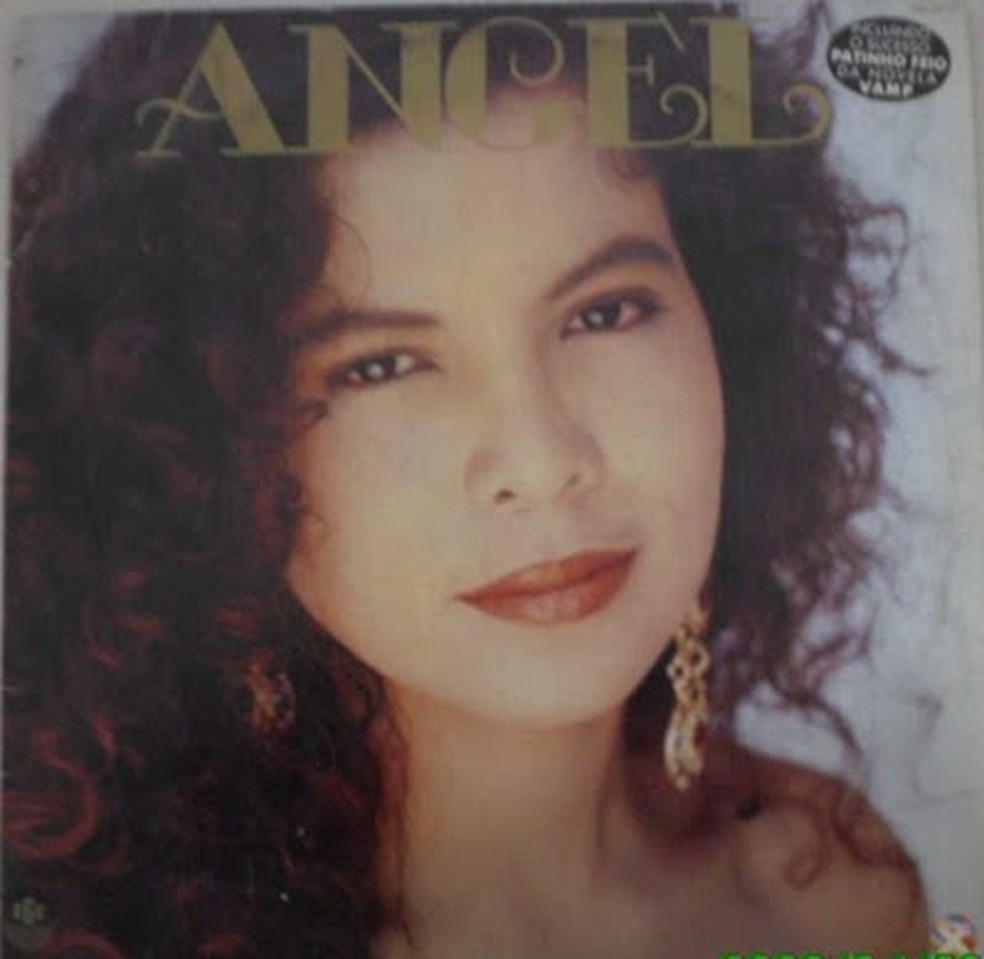 Ex-cantora, Angela Mattos vive hoje em Alto Paraíso, Goiás, e se ...