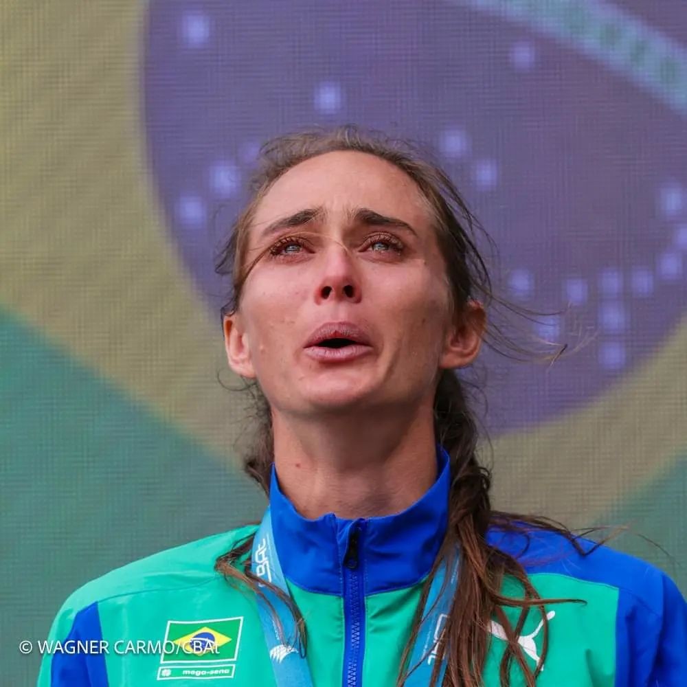 Atleta Flávia Maria de Lima chora ao dizer que ex-marido quer tirar a ...