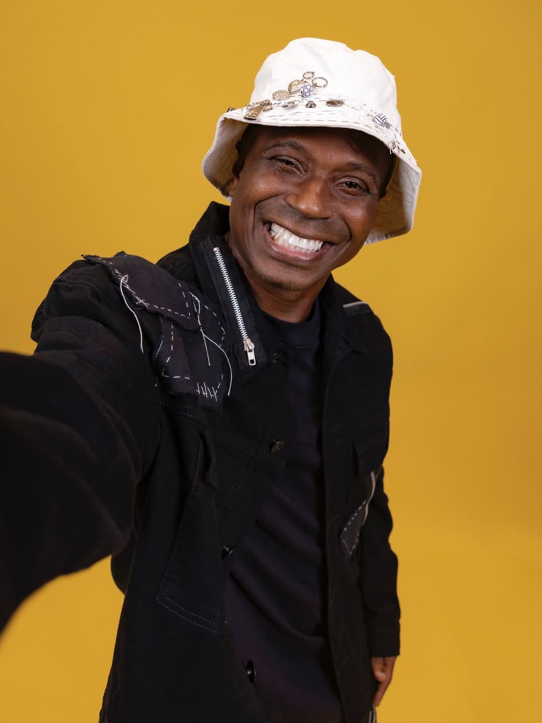 Ex-jogador Edilson Capetinha, do 'BBB 26', é casado com baiana 24 anos ...