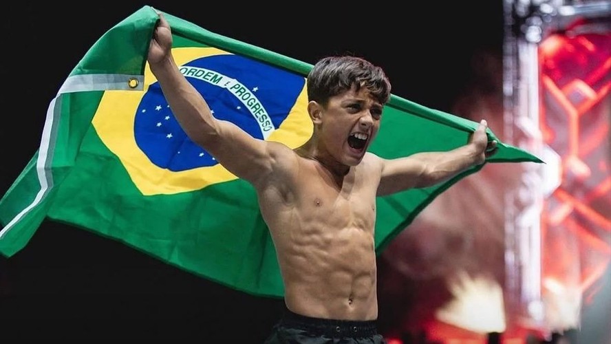 Promessa do jiu-jitsu de 13 anos, Daniel 220v representa o Brasil no ...