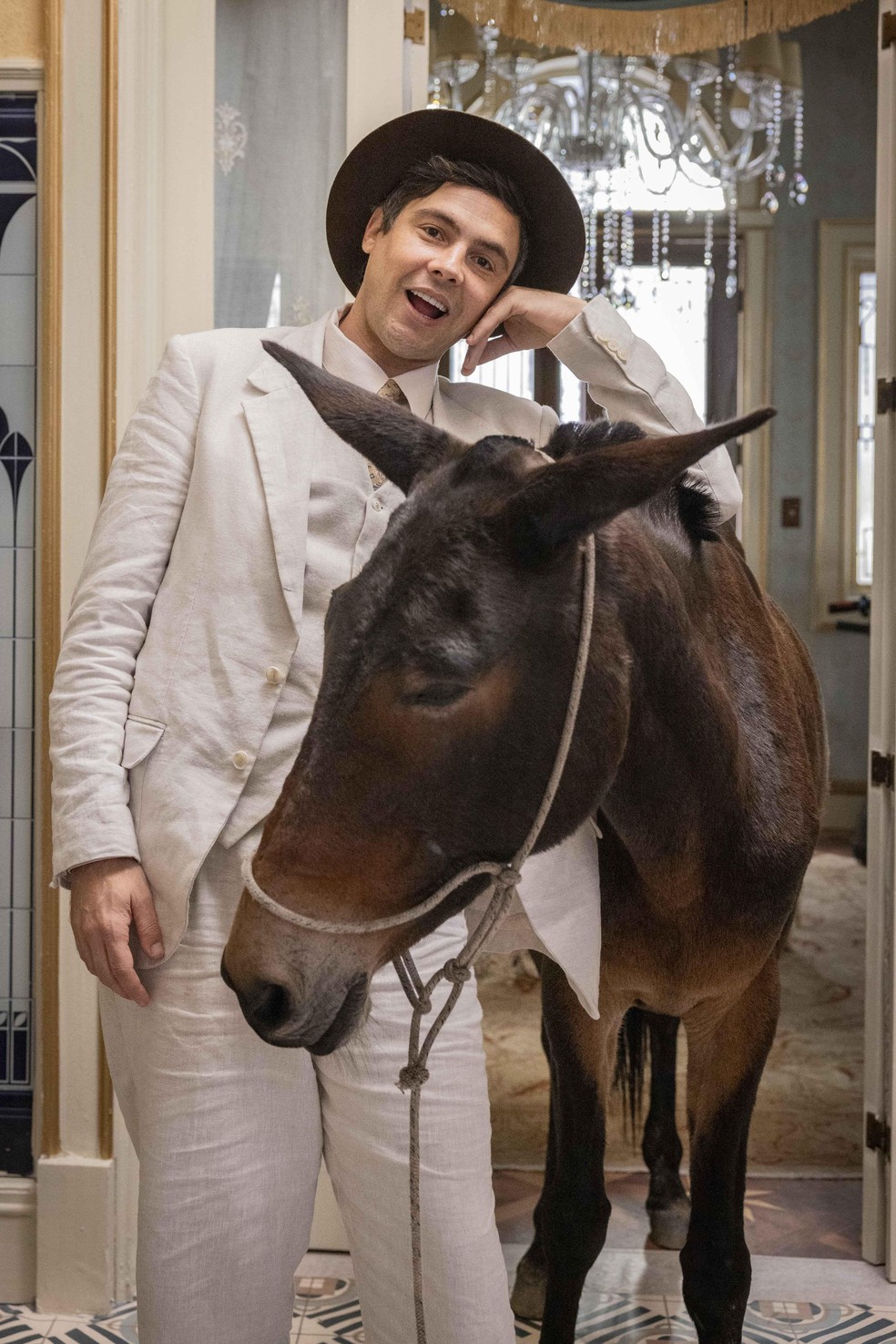 Qual é a história da novela ‘Êta mundo melhor!’? Sérgio Guizé conta ...