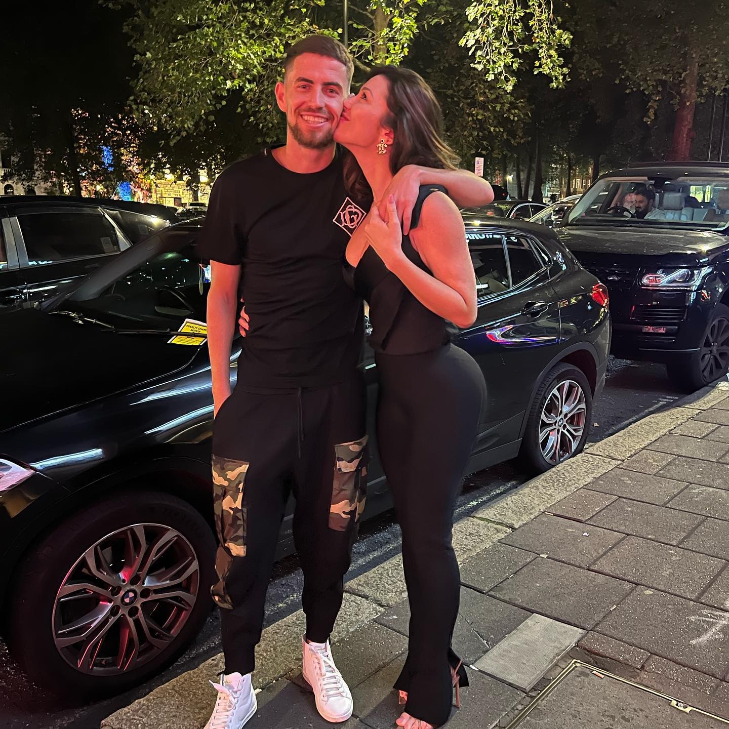 Novo reforço do Flamengo, Jorginho e noiva cantora fazem amizade com ...