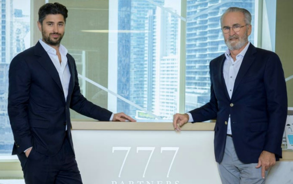 A 'guerra fria' na luta pelo comando do futebol vascaíno