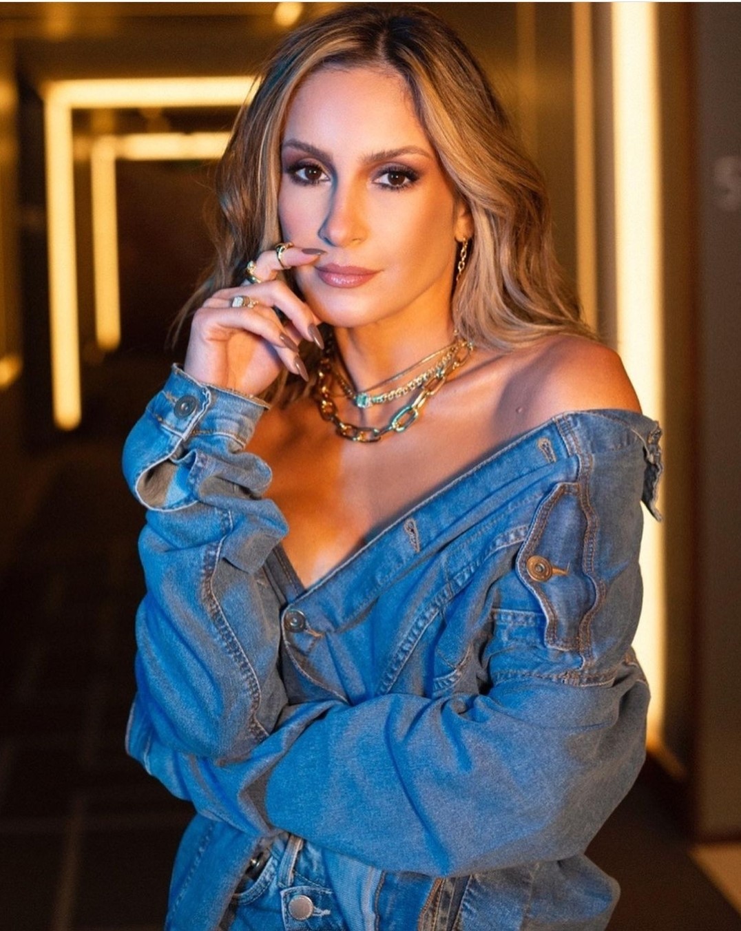 Claudia Leitte revê o passado em turnê, admite dor com críticas e ...
