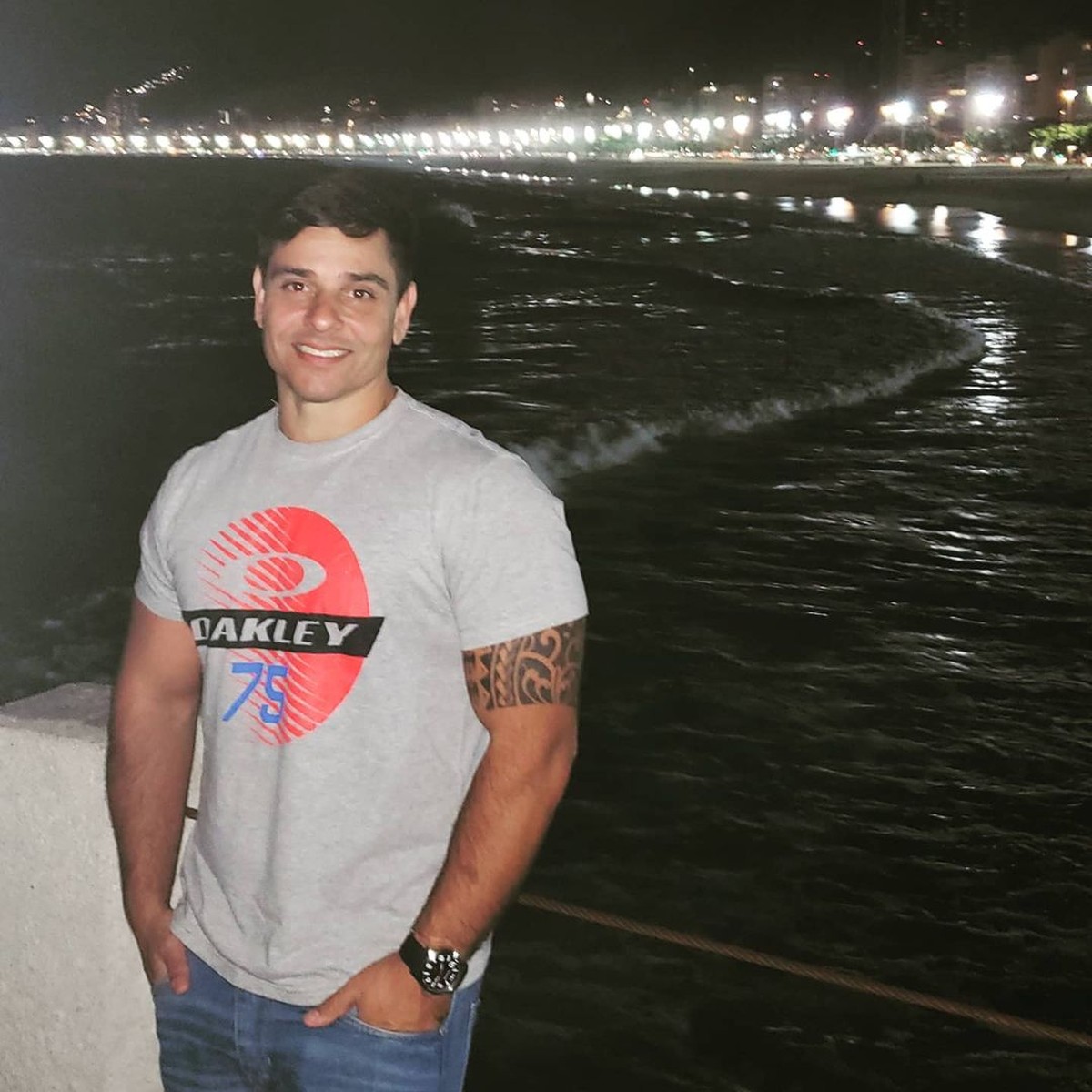 Homem é vítima de bala perdida ao sair de academia na Zona Oeste do Rio