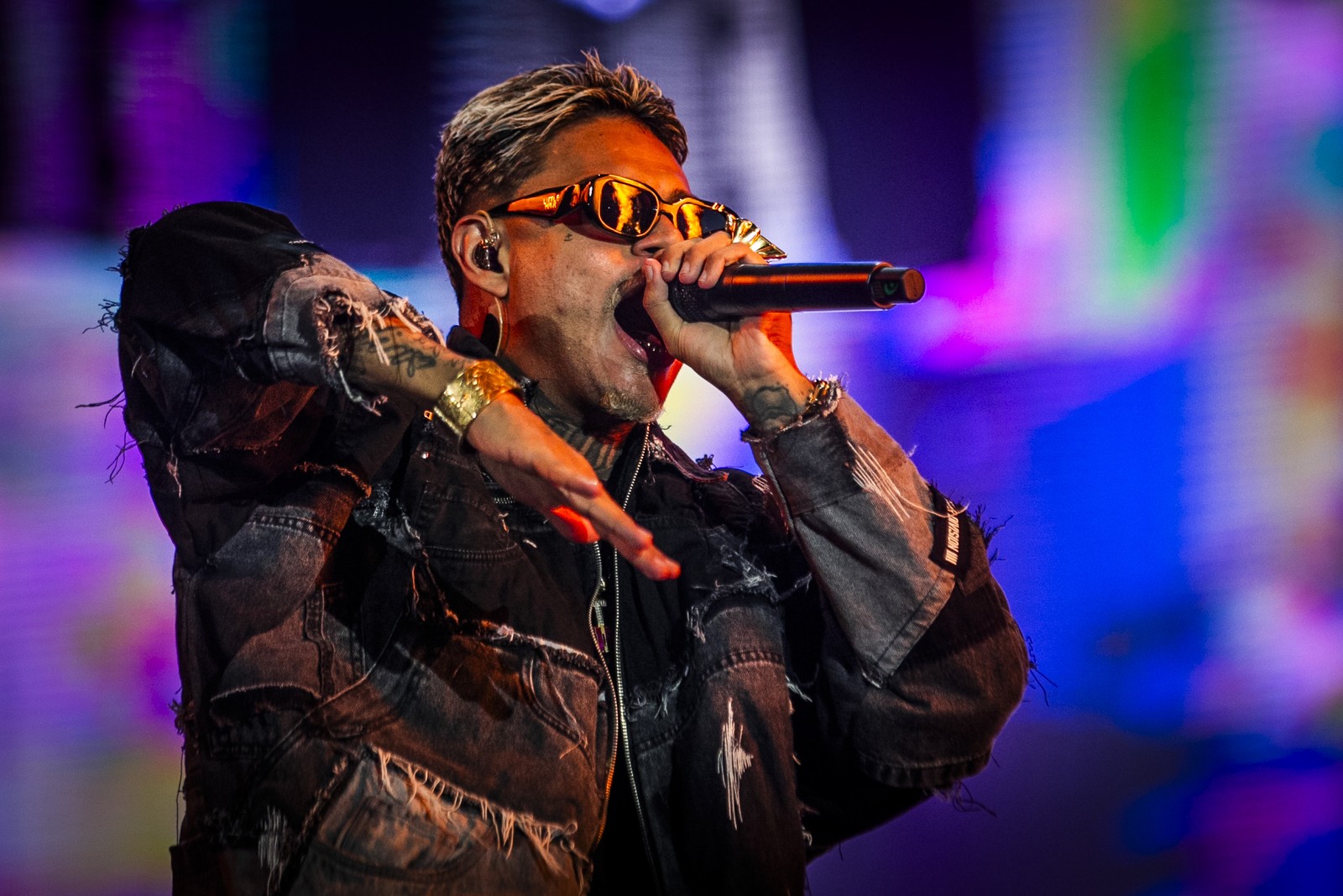 Após novos rumores sobre affair, Flávia Saraiva desmente namoro com MC ...