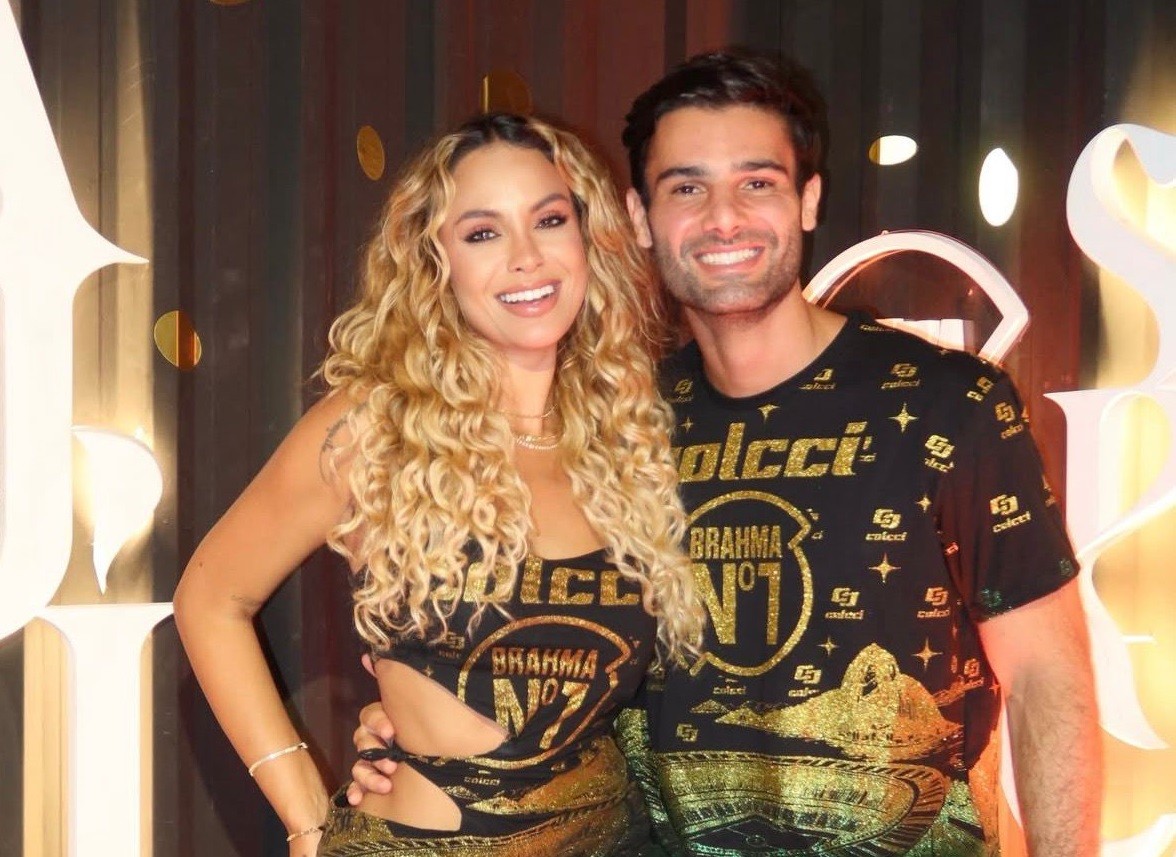 Eliminada do ‘BBB 26’, Sarah Andrade vai à Sapucaí com namorado francês