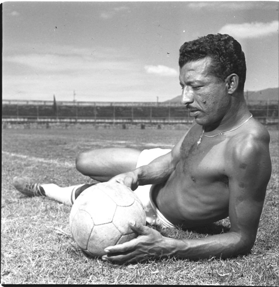 130 anos do Flamengo: pelas ondas do rádio, o ídolo Zizinho coloca o ...