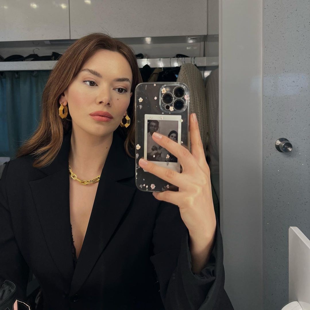 Quem é Seray Kaya? Atriz turca que vive vilã Sirin de 'Força de mulher ...