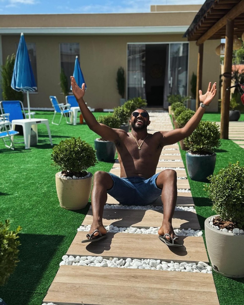 Campeão do 'BBB 24', Davi Brito mostra três das seis casas que comprou com parte do prêmio