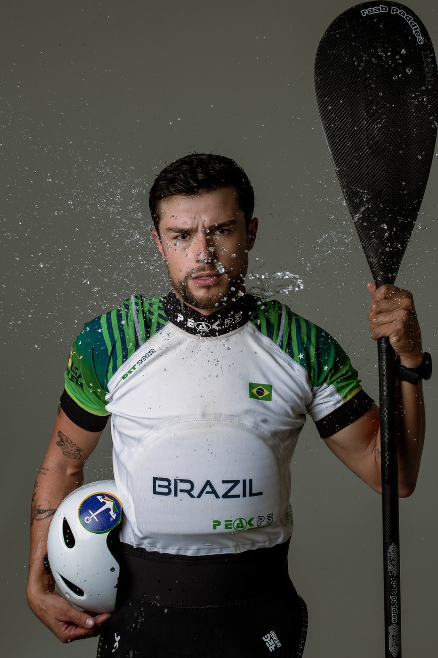 Semifinalista da canoagem slalom, Pepê Gonçalves fez ensaio sensual e ...