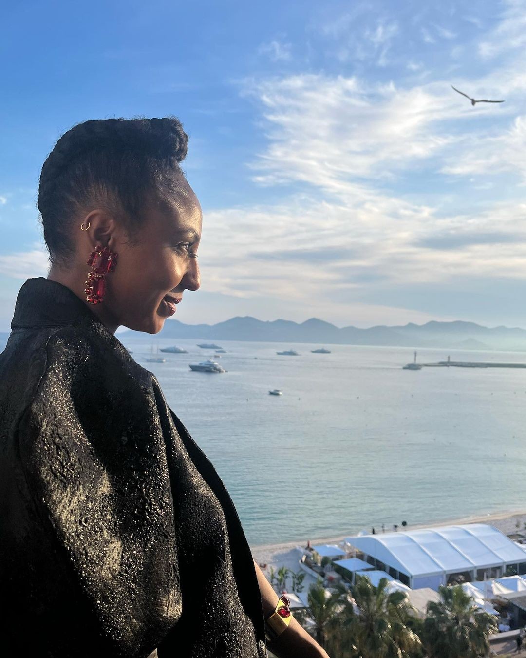 Atriz premiada, modelo e empresária: conheça Ayomi Domenica, filha de ...