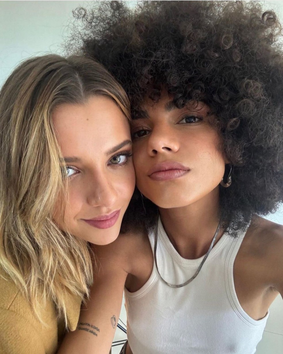 Quem é a namorada de Samantha Jones, a Zinha de ‘Renascer’? Manu Morelli é atriz e já fez série ...