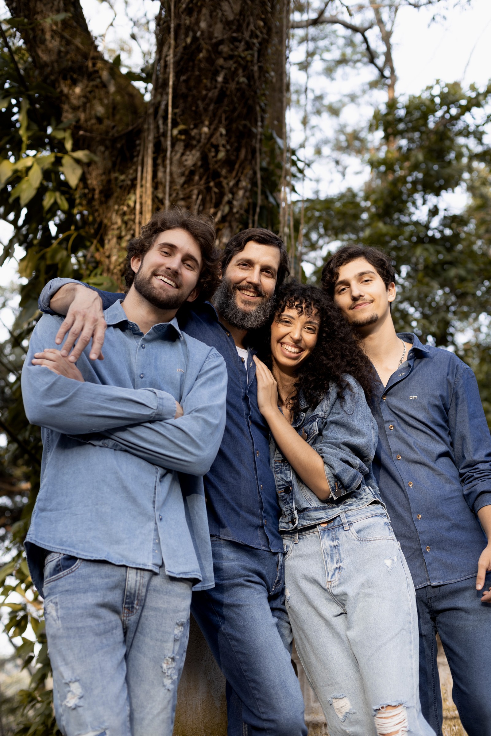 Vladimir Brichta reencontra Wagner Moura em Londres e participa de ...