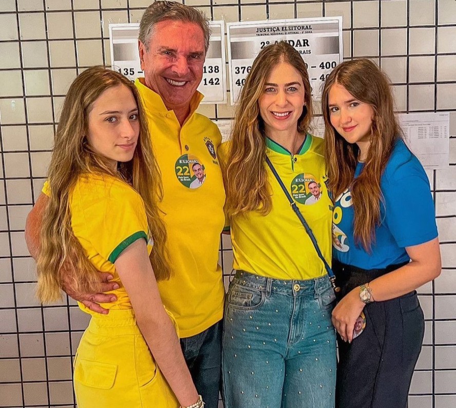 Fernando Collor é casado com arquiteta 28 anos mais jovem e pai de ...