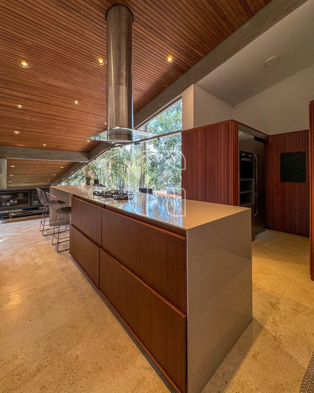 Mansão que foi de Silvio Santos é vendida por mais de R$ 4 milhões ...