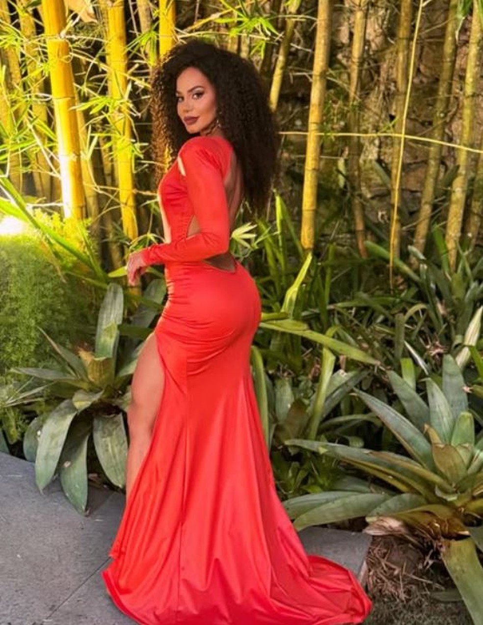 Musa casada com sobrinho de bicheiro é apontada como a próxima rainha ...