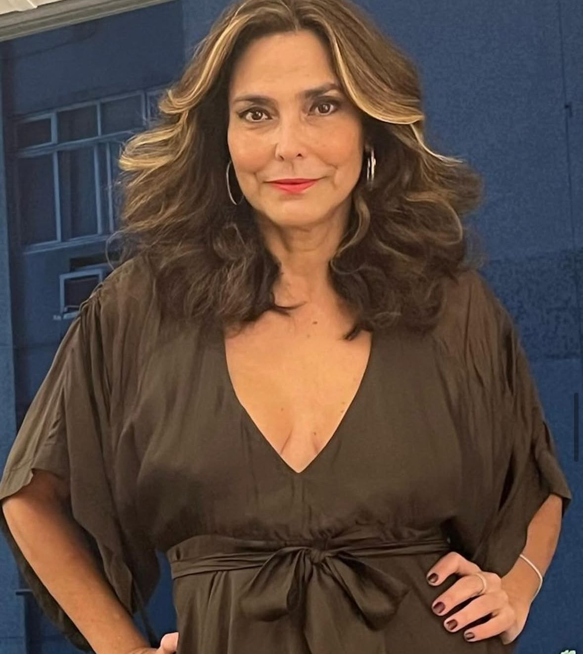 Musa do telejornalismo dos anos 90, Valéria Monteiro vai a espetáculo ...