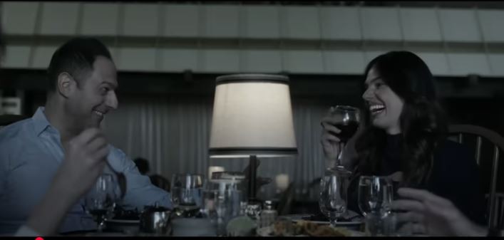 Isis Valverde faz rápida aparição em trailer do novo filme de Stallone ...
