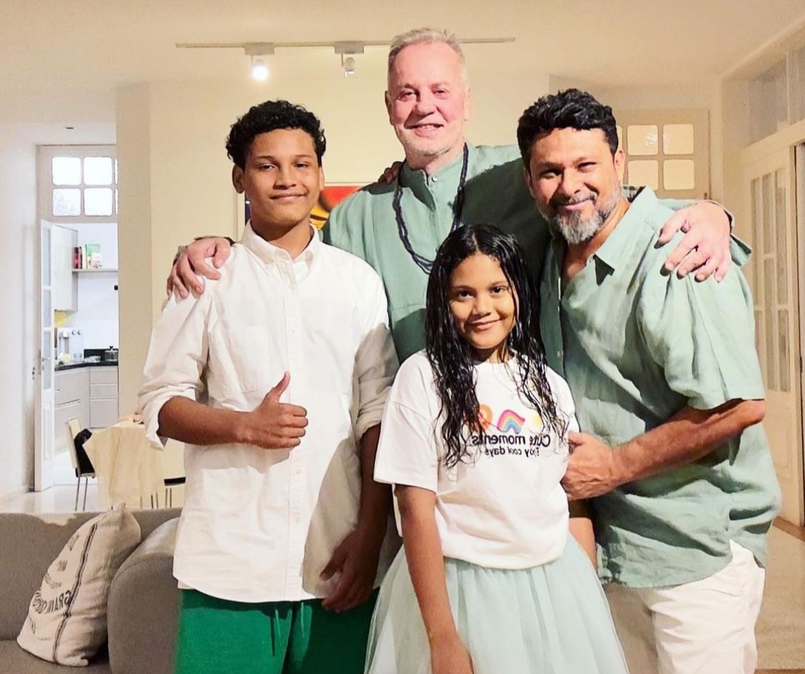 Dono de 16 cães, Luiz Fernando Guimarães ganha mais dois de presente de aniversário