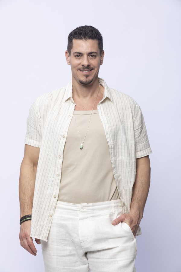 Sacha Bali 'seca' corpo para luta contra o ex-BBB Davi Brito