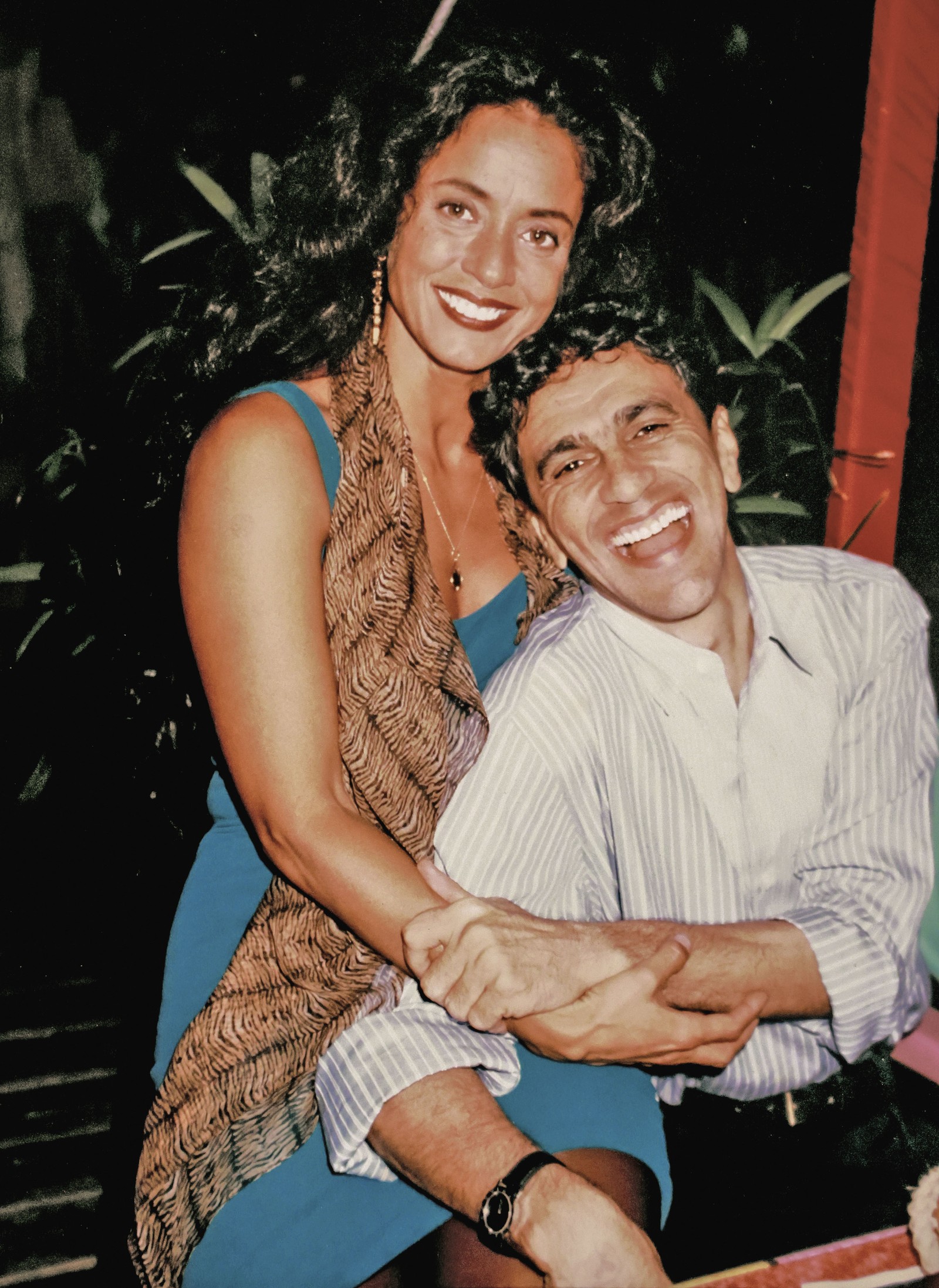 Sonia Braga é homenageada em livro que reúne fotos icônicas, incluindo registros sensuais; veja ...