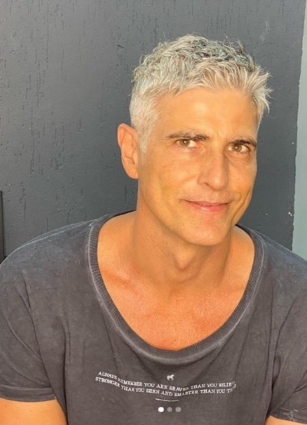 No aniversário de 52 anos de Reynaldo Gianecchini, relembre os visuais que fizeram o público ...