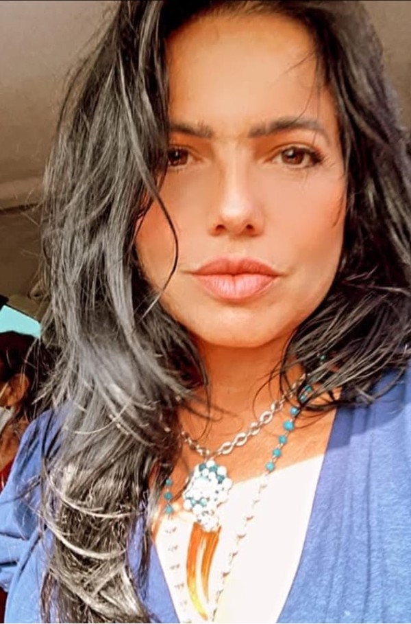 Espiritualista, amante dos animais e gata: quem é a sogra de Sandy que ...