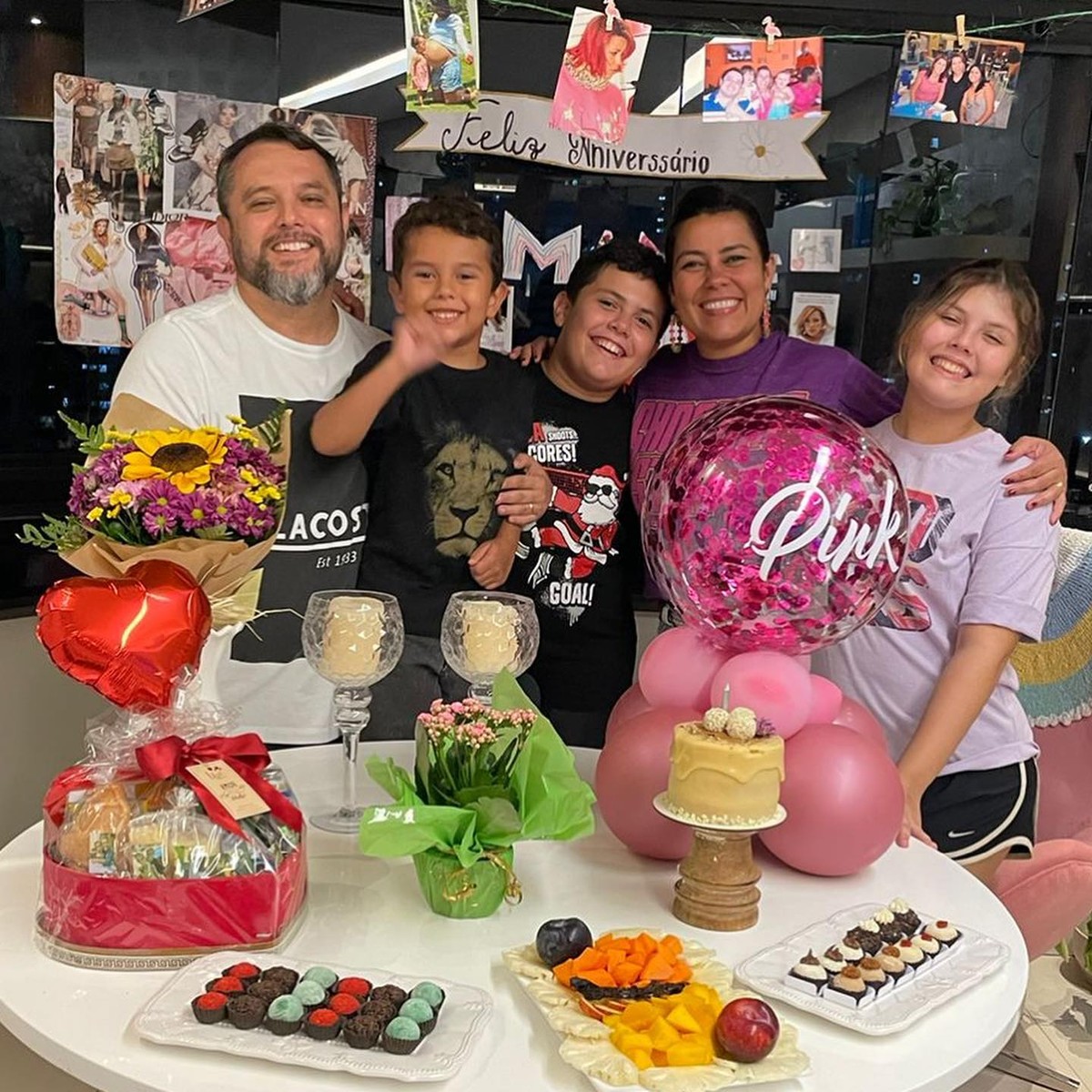 Lembra dela? Ex-BBB Tati Pink comemora 44 anos ao lado do marido e dos ...