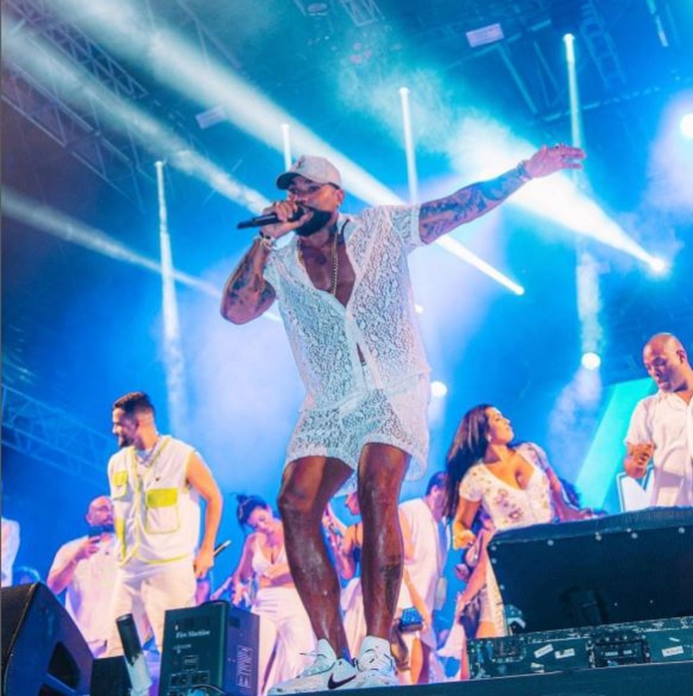 Naldo entra na zoeira e lança música que ironiza sua fama de mentiroso