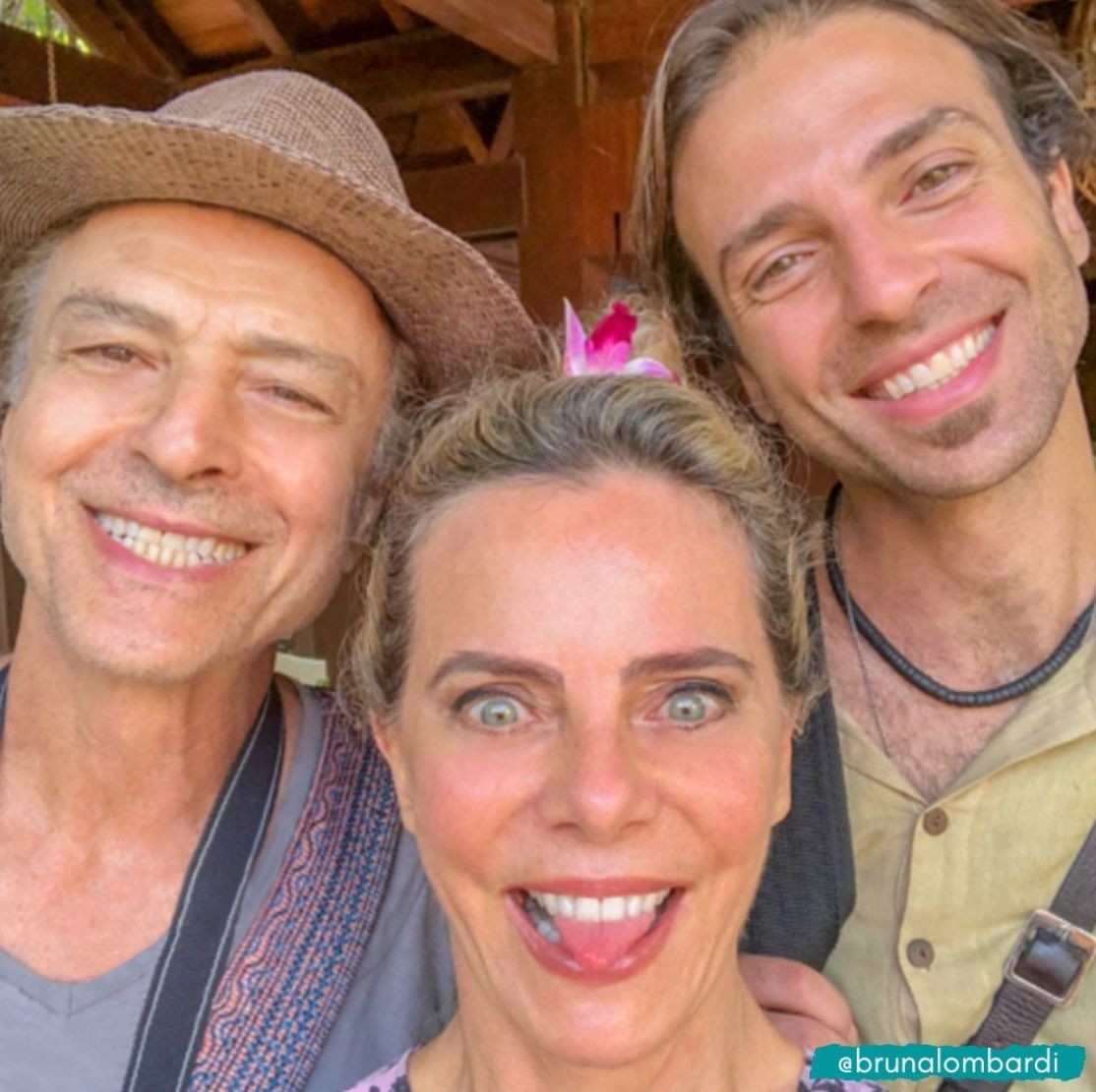 Casados há 46 anos, Bruna Lombardi e Carlos Alberto Riccelli circulam ...