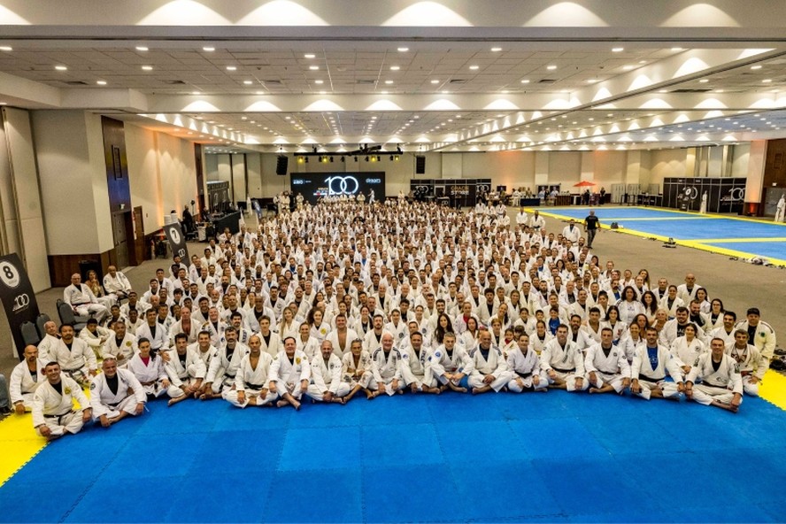 Família Gracie faz história no Rio e celebra 100 anos do Jiu-Jitsu em ...