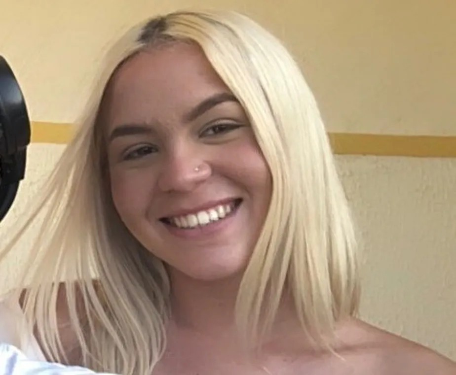 'Estudiosa, trabalhadora e do lar', diz mãe de jovem presa após ir a ...